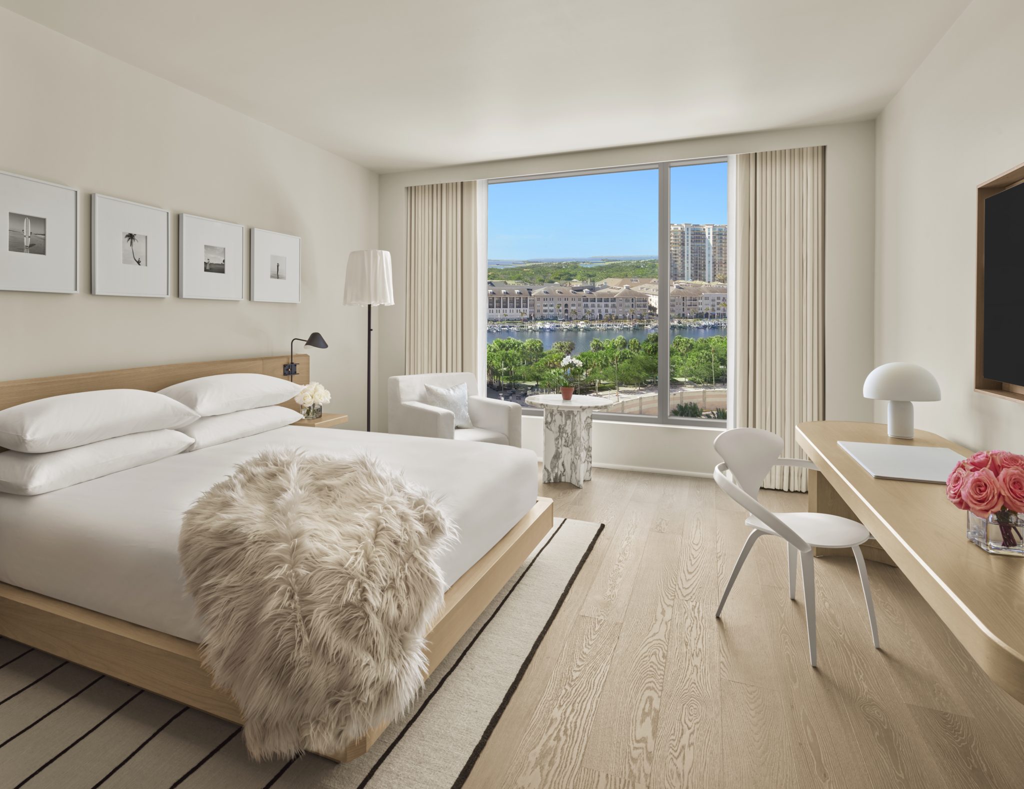 Deluxe King | EDITION Hotels